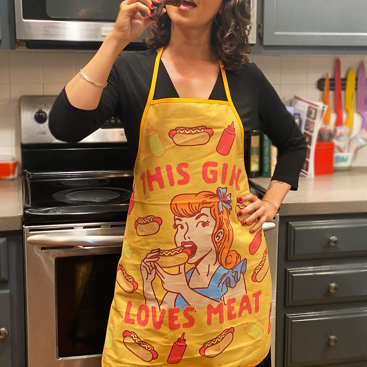 This Girl Loves Meat Oven Mitt Funny Sarcastic Backyard BBQ Bar-b-que Cookout Kitchen Glove Funny Graphic Kitchenwear Funny Food Novelty Cookware Yellow Oven Mitt