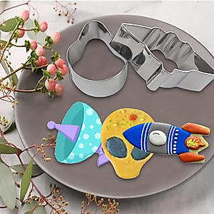 Wonmon 9 PCS Space Cookie Cutters Set, Metal Outer Space Cookie Cutters Rocket, Astronaut, Moon, Star, Sun, Planet, Airship, Radar, Alien Shape Cookie Cutters Molds for Space Theme Party Supplies