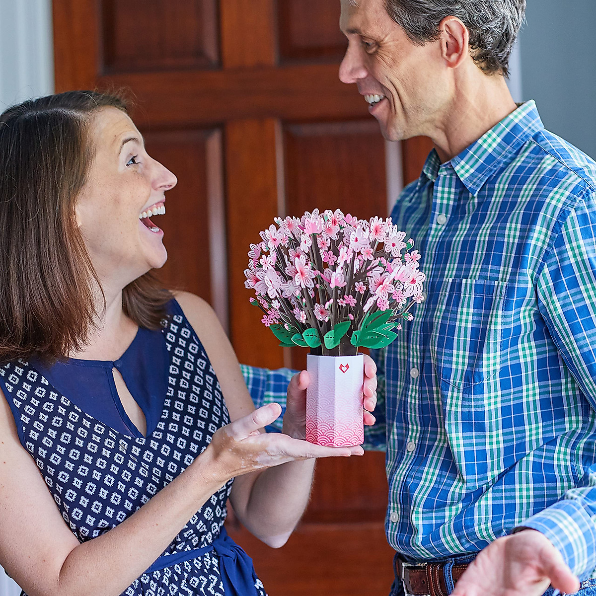 Lovepop Cherry Blossom Paper Bouquet Pop Up Card, 10.25 x 7.5-3D Paper Flower Greeting Card, Spring Card for Wife, Mom or Friend, Anniversary Pop Up Paper Bouquet, Thinking of You