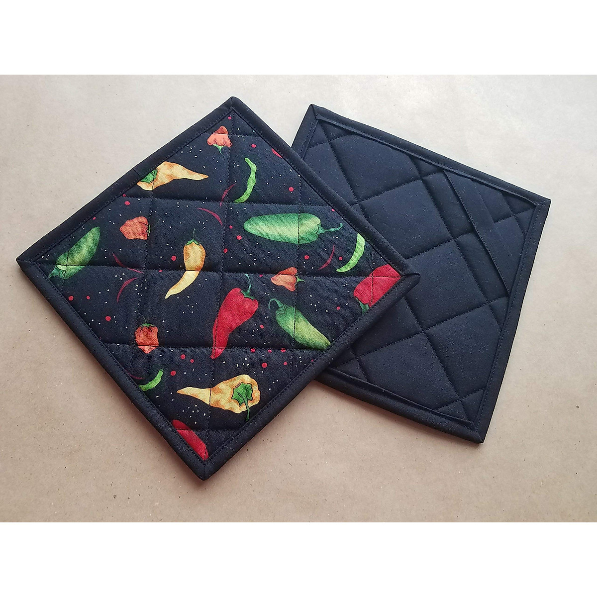 Chili Pepper Potholders Set of 2 Southwestern Kitchen Linens Chili Peppers Home Decor Quilted Hot Pads Insulated Trivets Tex Mex Kitchen Decor Spicy Themed Kitchen Linens Handmade Gifts Under 20