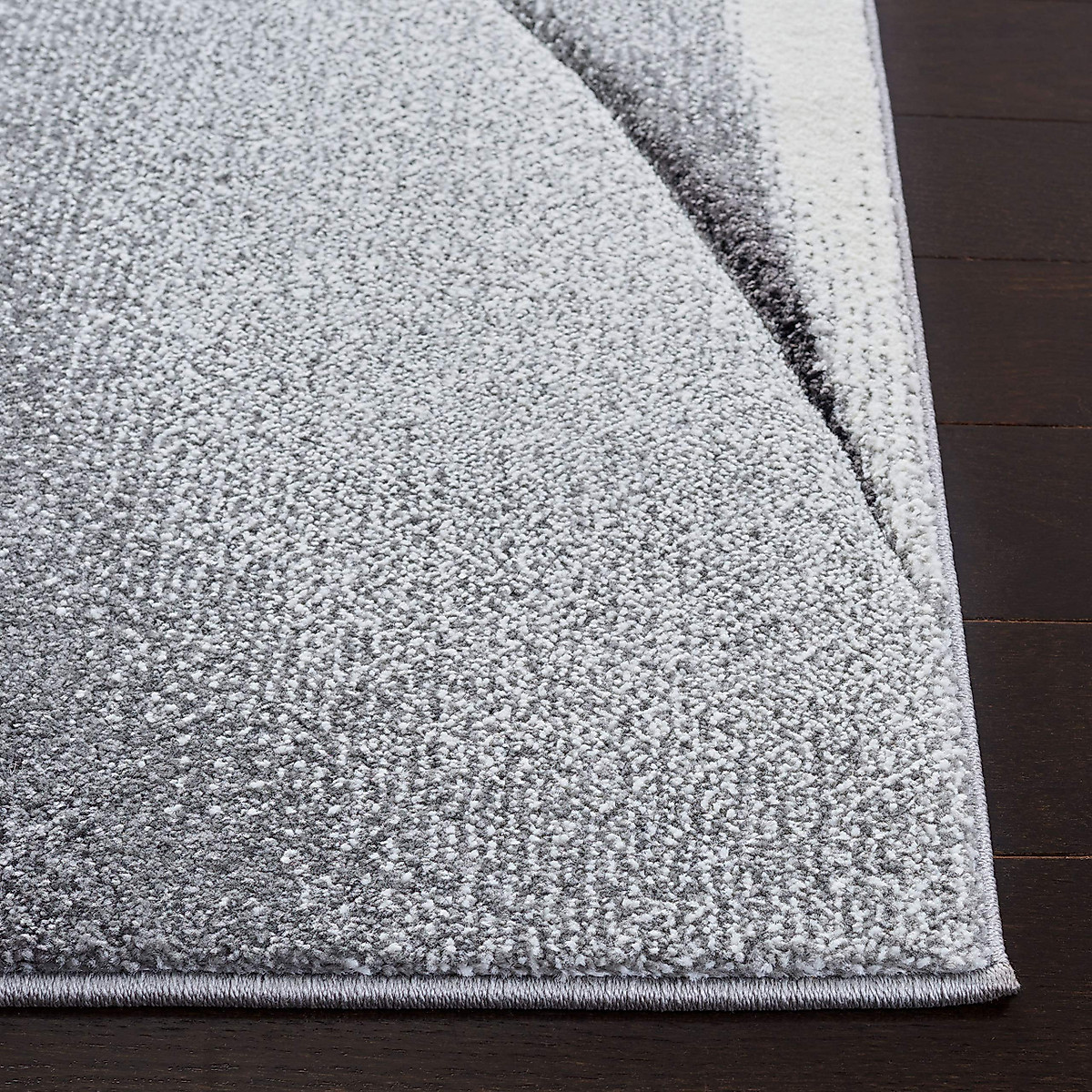 SAFAVIEH Hollywood Collection Area Rug - 5'3" x 7'6", Grey & Red, Mid-Century Modern Design, Non-Shedding & Easy Care, Ideal for High Traffic Areas in Living Room, Bedroom (HLW716Q)