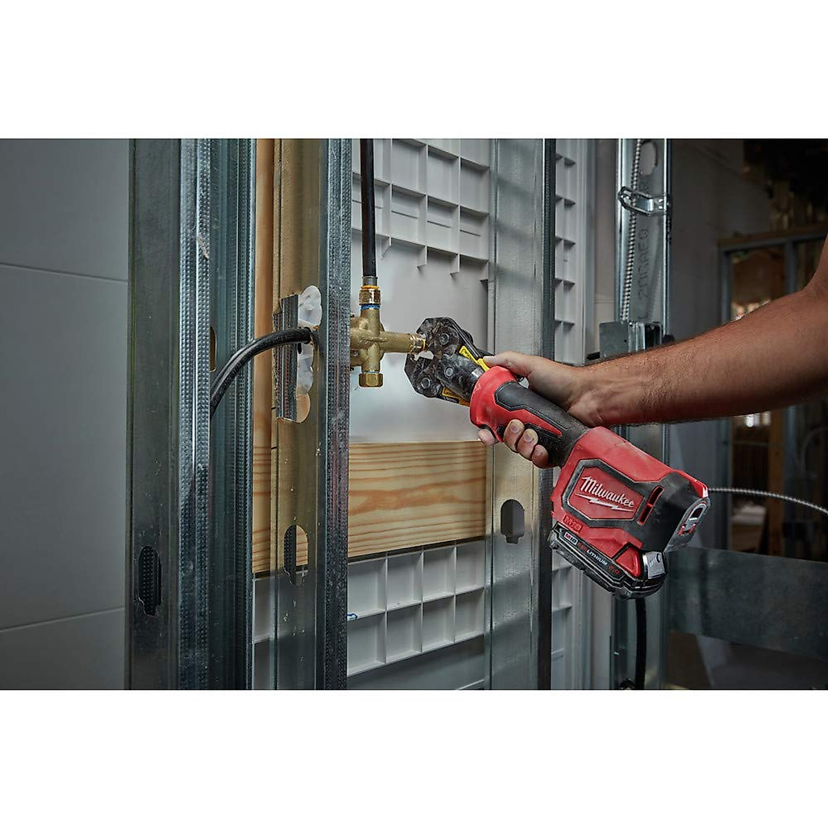 Milwaukee 2674-22P M18 Short Throw Press Tool Kit w/ Viega PureFlow Jaws