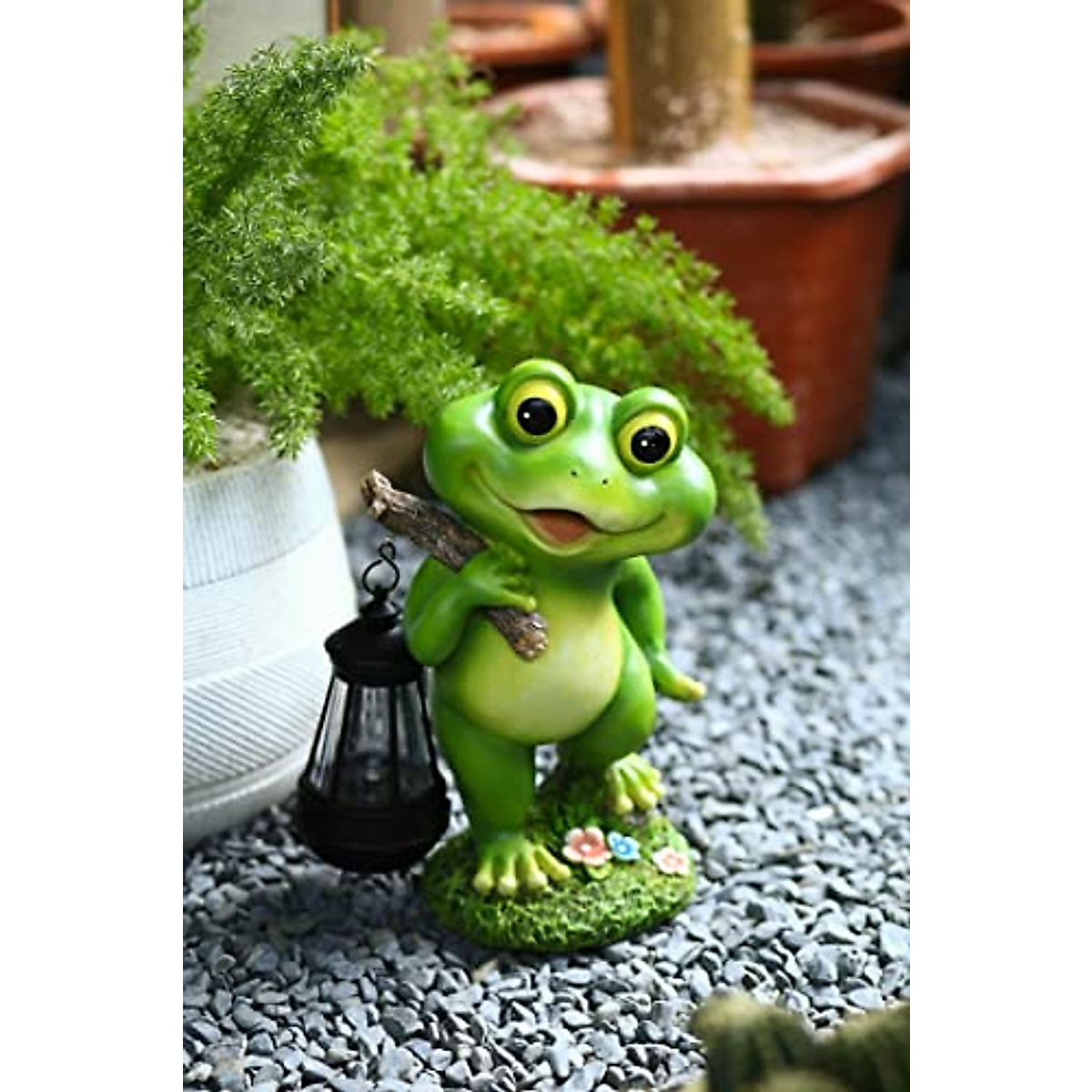 CFFOWNUG Frog Garden Decoration with Solar Lantern,Resin Solar Frog Statue with Solar Lights Outdoor Garden Frog Decor for Pathway Yard Lawn Patio Decorations
