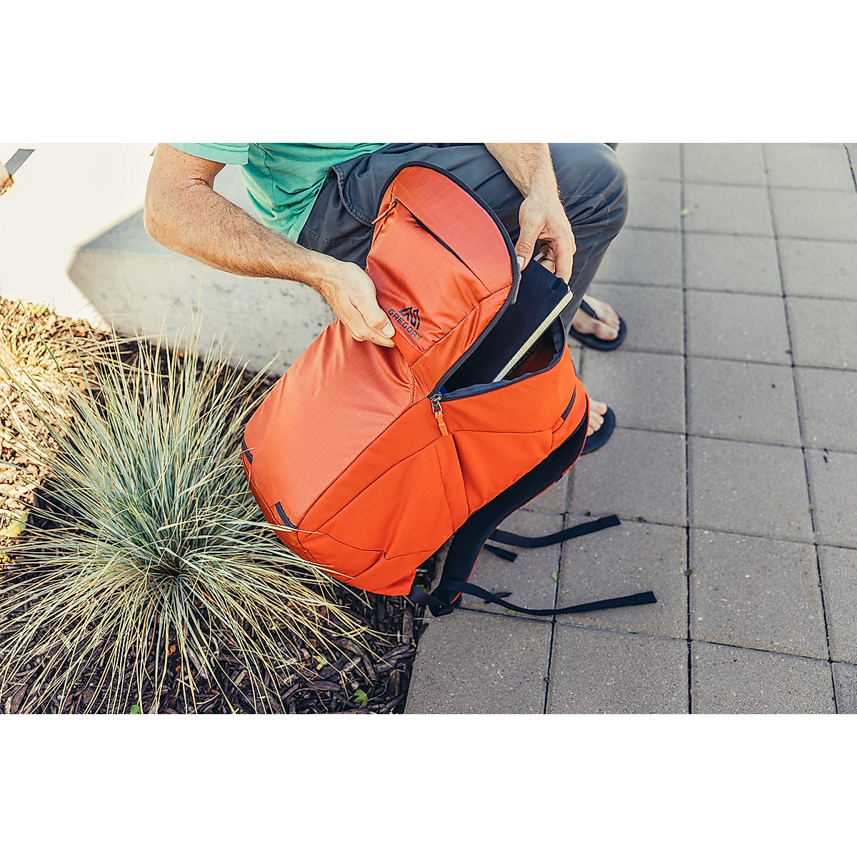 Gregory Mountain Products Resin 26 Everyday Outdoor Backpack