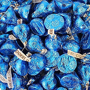 LaetaFood HERSHEY'S KISSES COOKIES 'N' CREME Candy, Light Blue Wrap Easter Candy (1 Pound Bag)