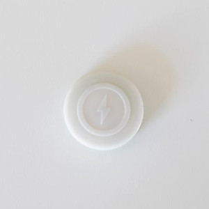 Radius Networks Dot Beacon