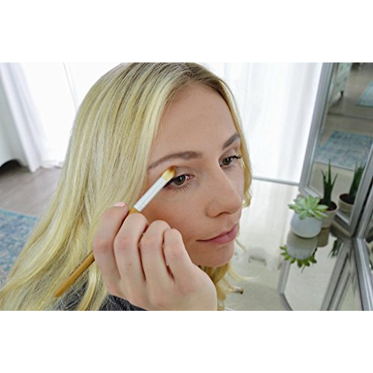 Bamboo Naturals Makeup Brushes, Natural Bamboo Handles, Includes Five Brushes: Powder Foundation and Liquid Foundation Brush, Eyeshadow Brush, Smudge Brush, Angled Eyeliner Brush, 11 x 1.3 x 7, 5 PC