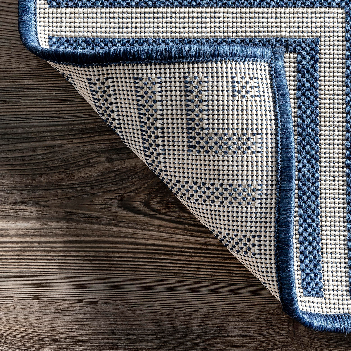 nuLOOM 7' Round Outdoor Area Rug, Casual Design With Striped Border, Stain Resistant, Highly Durable, For Patio, Balcony, Bedroom, Living Room, Dining Room, Bathroom, Navy