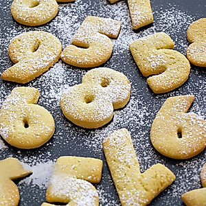 FUSOTO 9PCS Number Cookie Cutters Set, Birthday Numbers 0-8(6 Reverses to 9), Stainless Steel Cookie Cutters for Baking, Number Shaped Baking Tool for Homemaking Biscuits, Cookie, Dough