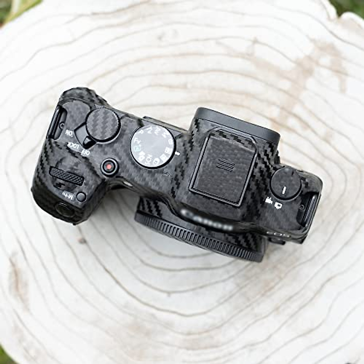 EOS R8 Skin，Anti-Scratch Anti-Wear Camera Cover Protector Sticker for Canon EOS R8 Full-Frame Mirrorless Camera Body Protective Film Protection - Carbon Fiber Black