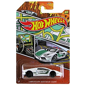 Hot Wheels Lamborghini Aventador Vehicle 1:64 Scale Car, Gift for Collectors & Kids Ages 3 Years Old & Up