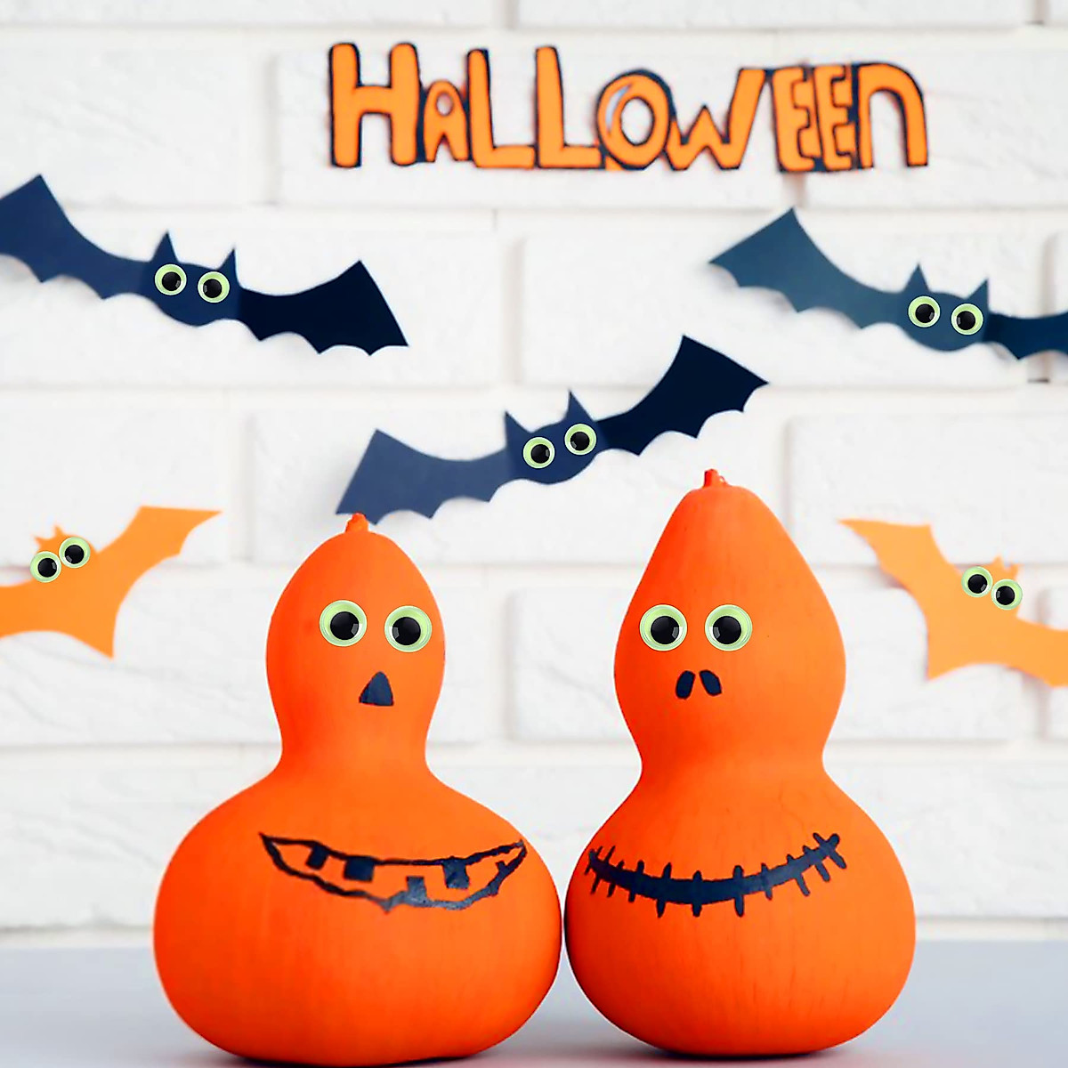 UPINS 300Pcs Googly Wiggle Eyes Self Adhesive, Glowing in Dark Eyes for Crafts Sticker 10 mm Sparkle Wiggle Eyes Suitable for Handicrafts DIY Halloween Christmas