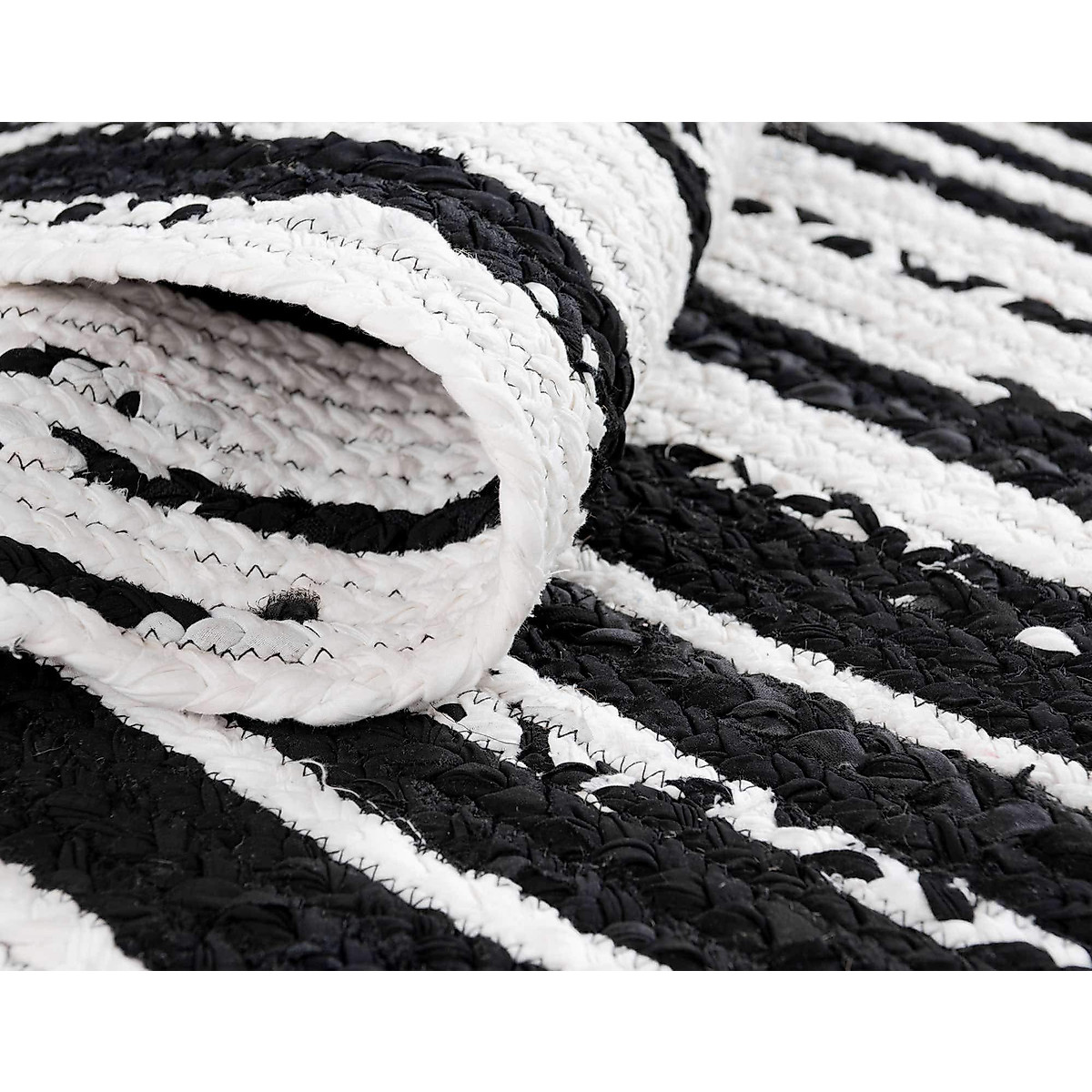 Unique Loom Braided Chindi Collection Casual Modern Black Oval Rug (3' 3 x 5' 0)