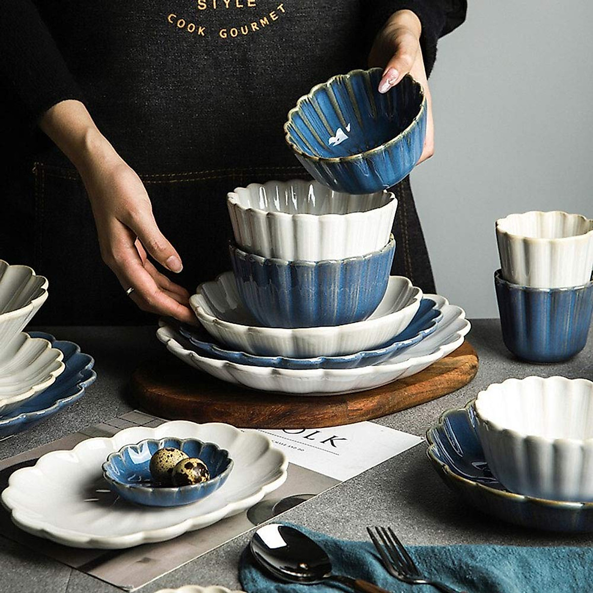 Ceramic Kitchen Dinner Set ServiceDishes/Plate/Bowl Set,12 Pieces Dinnerware Set, Thick and Durable Dinner Set, Creativity Flower Shape Dishes, Including Plates, Bowls and Mugs, Service for 2,Blue