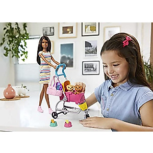 Barbie Dogwalking Doll & Accessories, Stroll & Play Pups Playset with Transforming Stroller, 2 Pets & Handbag, Brunette Doll,Pink