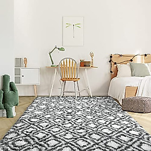 Guucha Fluffy Area Rug, Soft Plush Fluffy Carpets, Geometric Moroccan Shaggy Rugs for Living Room Bedroom Nursery Room Kids' Room, Black/White 4x6 Feet