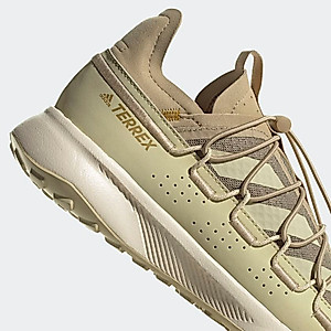 adidas Men's Terrex Voyager 21 Travel Hiking Shoe, Beige Tone/Sandy Beige/Victory Gold, 10.5