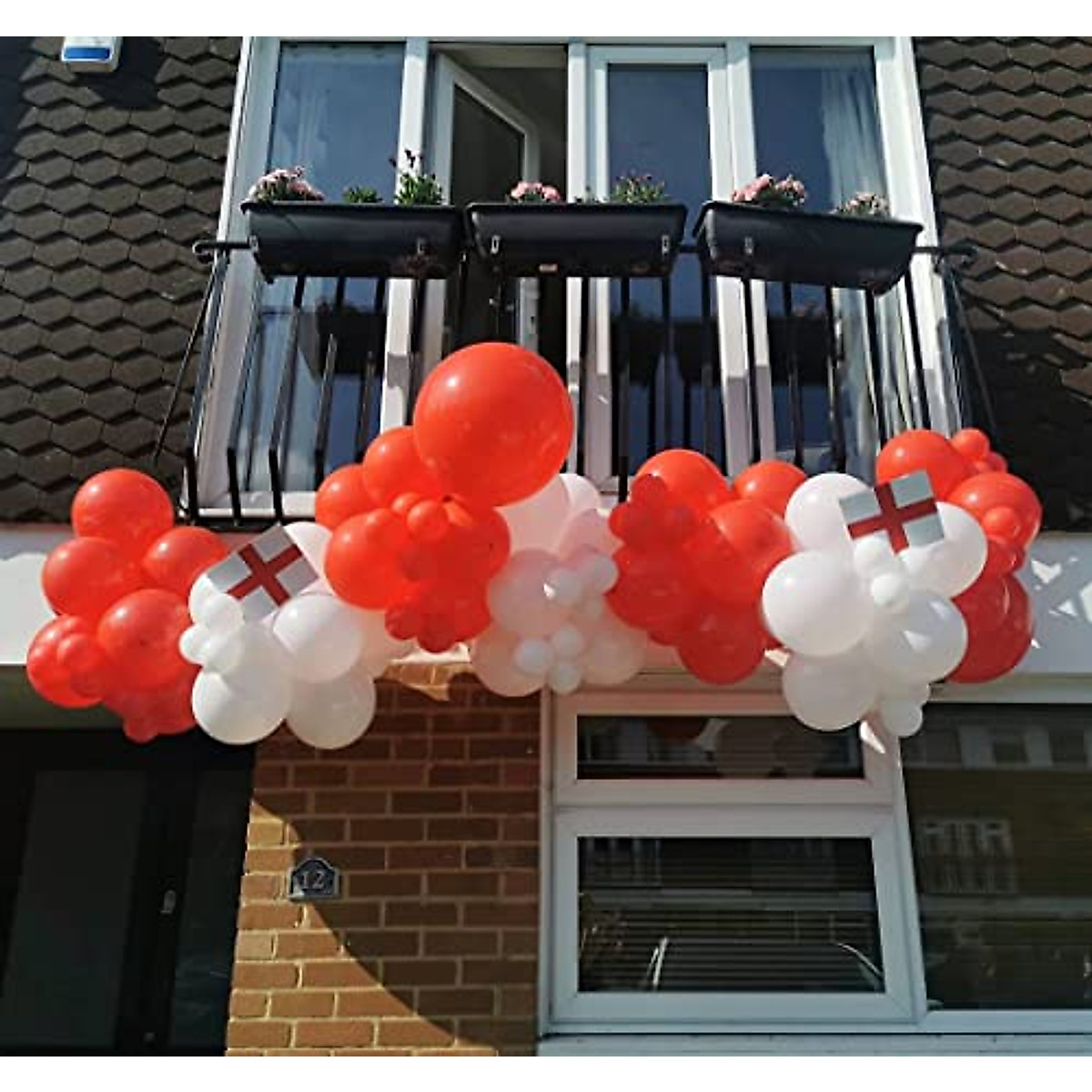 Christmas Balloon Garland Arch kit, 127PCS Red White Balloons Merry Christmas Party Balloons for Christmas Birthday Wedding New Year Party Supplies