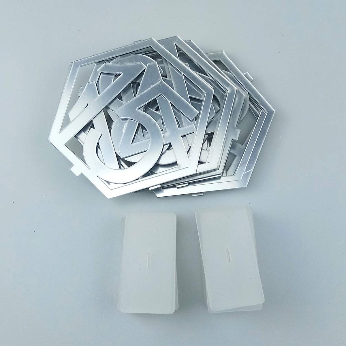 TENDYCOCO 15pcs Wedding 1 to 15 Table Numbers Hexagonal Shaped Acrylic Numbers Dining Table Guide Cards Silver Number Signs Decoration for Banquet Catering Hotel