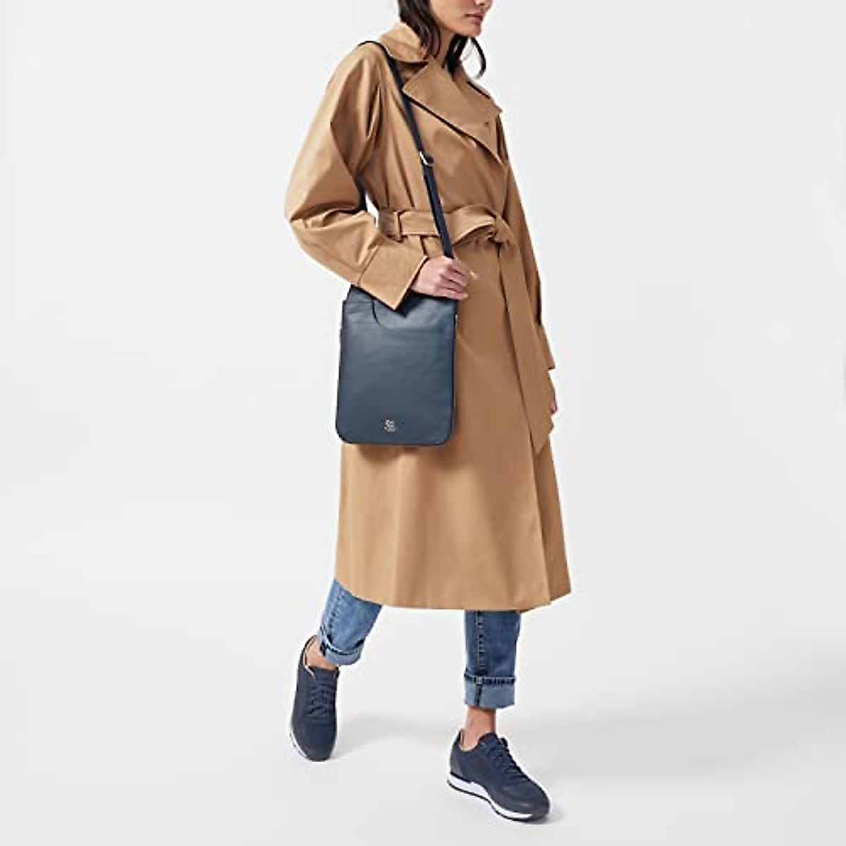 RADLEY London Womens Pockets Medium Zip Around Leather Crossbody Medium Ink