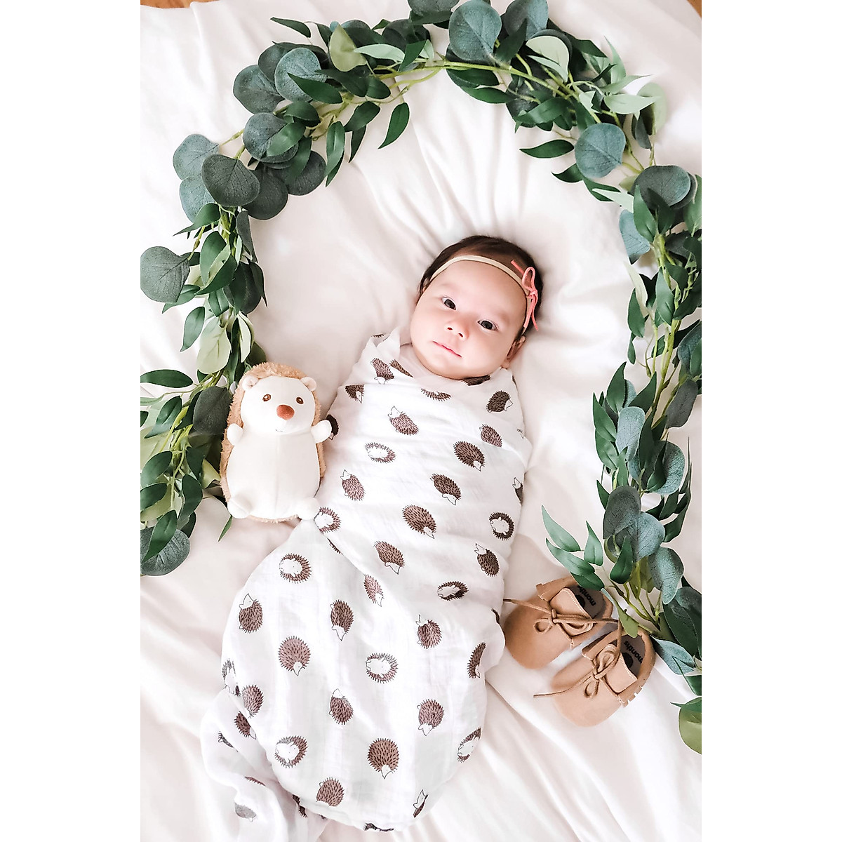 MOYA Baby Gift Box – Newborn Keepsake Box for Boy and Girl, Baby Clothes, Knotted Gown and Swaddle Blanket, Baby Shower Gifts Set for Unisex in a Box and a Basket, Baby Welcome Box, Baby Registry.