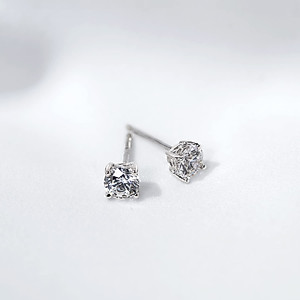 Amazon Essentials Platinum Plated Sterling Silver Stud Earrings set with Round Cut Infinite Elements Cubic Zirconia (1 cttw) (previously Amazon Collection)