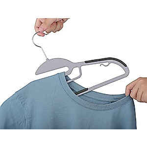 Finnhomy Heavy Duty 50 Pack Plastic Hangers, Durable Clothes Hangers with New Generation Non-Slip Pads,Space Saving Easy Slide Organizer for Bedroom Closet, Great for Shirts, Pants, Gray