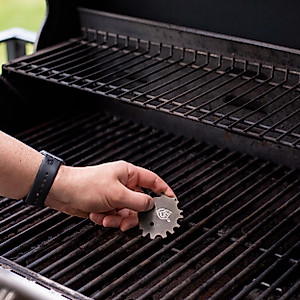 KITCHENNY Grill Scraper Gadget - Unique BBQ Grill Accessories, Perfect BBQ Gifts for Men Who Like Grilling, Grilling Gifts for Men, Dads Who Have Everything