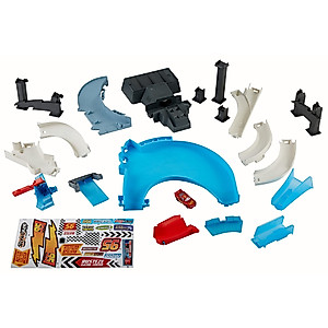 Disney Car Toys Rust-Eze Double Circuit Speedway Playset Test Track Set For Drift, Race and Crash Competitions, With Lightning McQueen Vehicle, Kids Birthday Gift For Ages 4 Years and Older