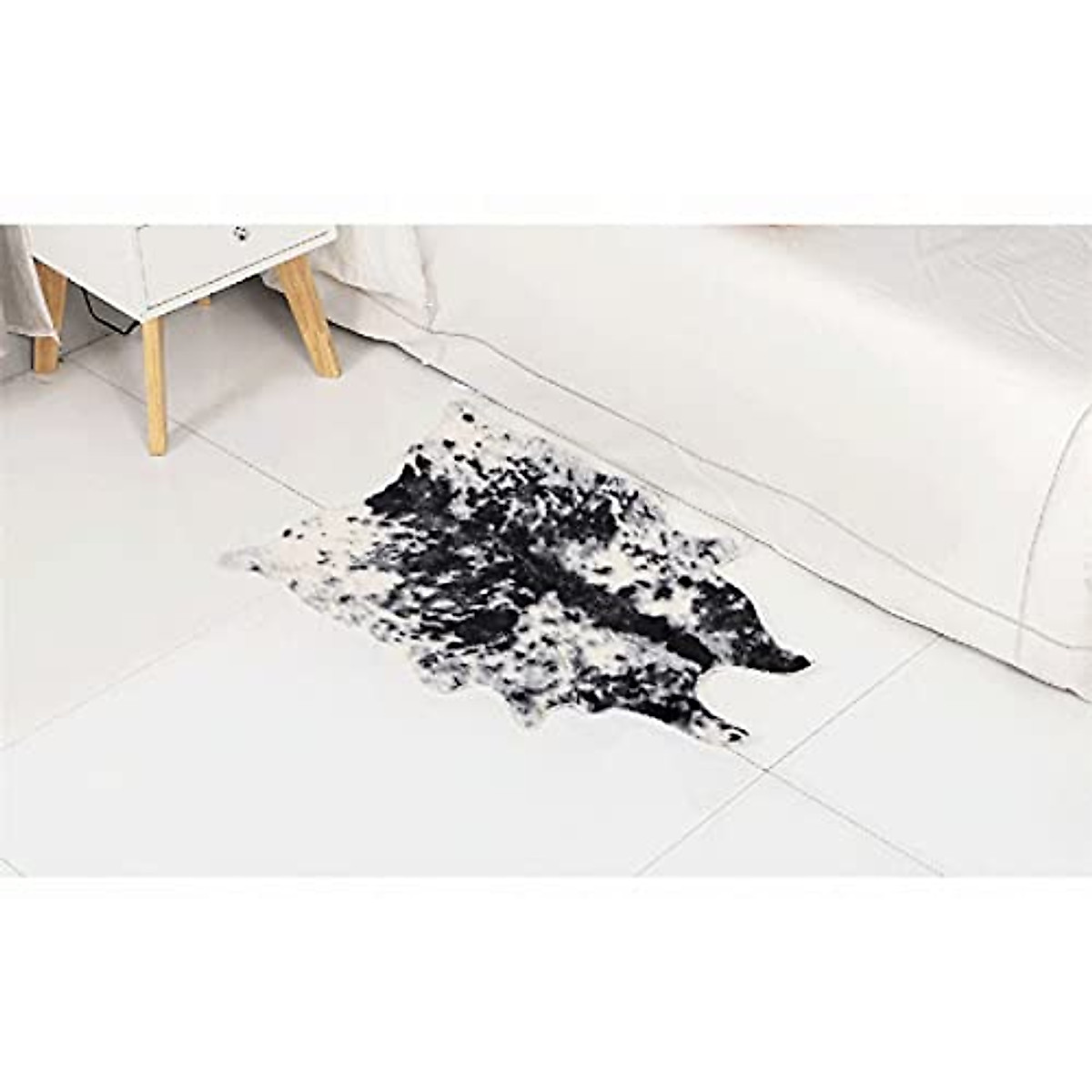 Cow Print Rug Faux Fur Rug Hide Area Rug ,2ft X 3ft, Carpet Faux Cow Skin Fur Animal Print Rugs for Home Office Living Room, Bedroom, Black and White