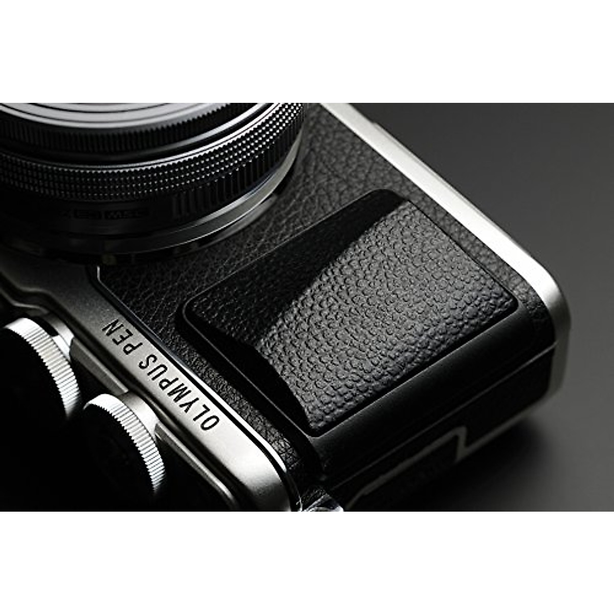 Olympus E-PL7 16MP Mirrorless Digital Camera with 3-Inch LCD with 14-42mm EZ Lens (Silver) - International Version