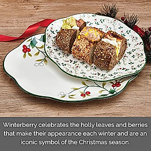 Pfaltzgraff Winterberry Holiday Set of 2 Serving Plates, 10 Inch and 12 Inch, Multicolored
