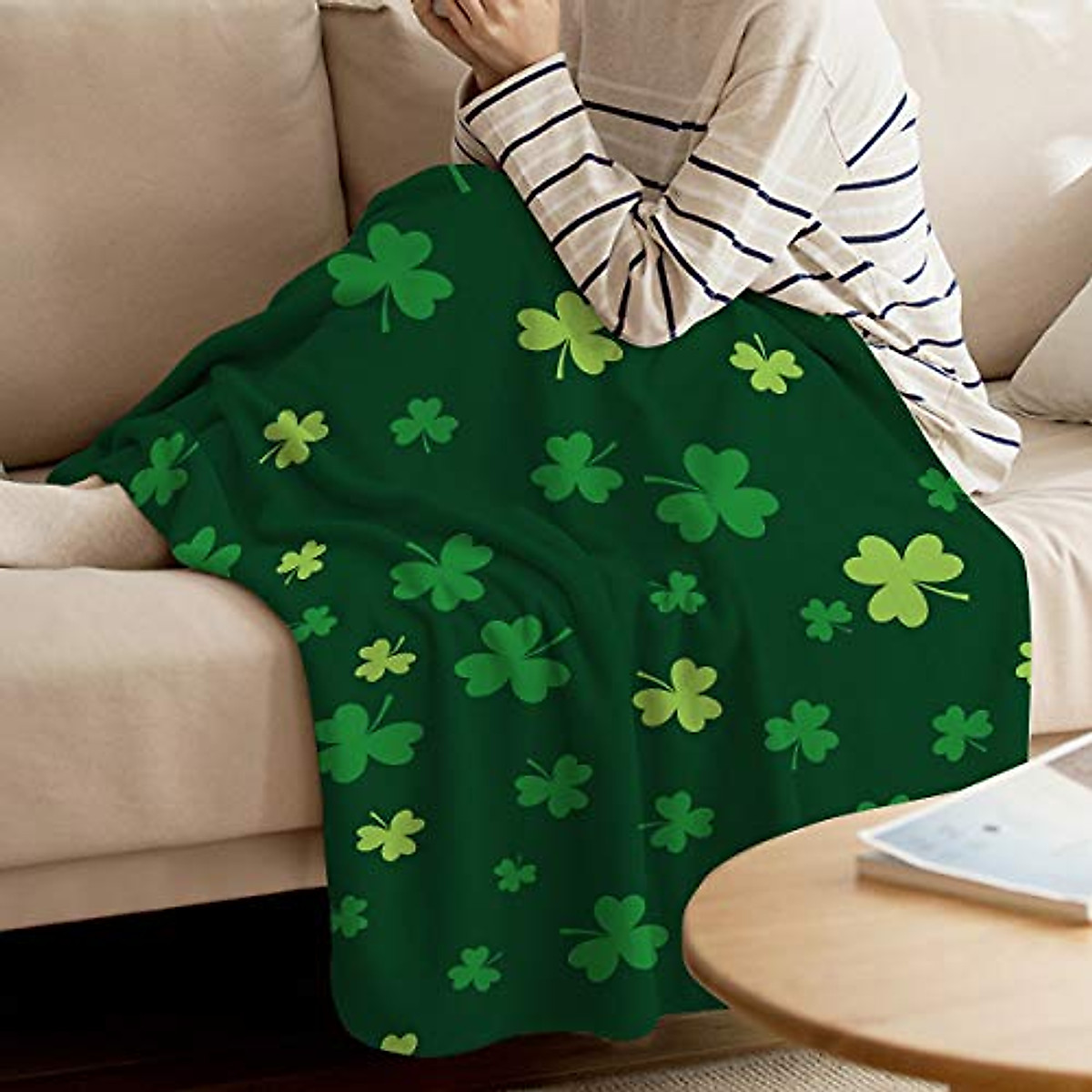 DoremiHome St. Patrick's Day Throw Blanket 40x50 inches Soft Cozy Plush Bed Blanket Fuzzy Throw for Sofa Couch, Lap TV Blanket Comfort Caring Gift - Green Lucky Shamrocks Irish Clover