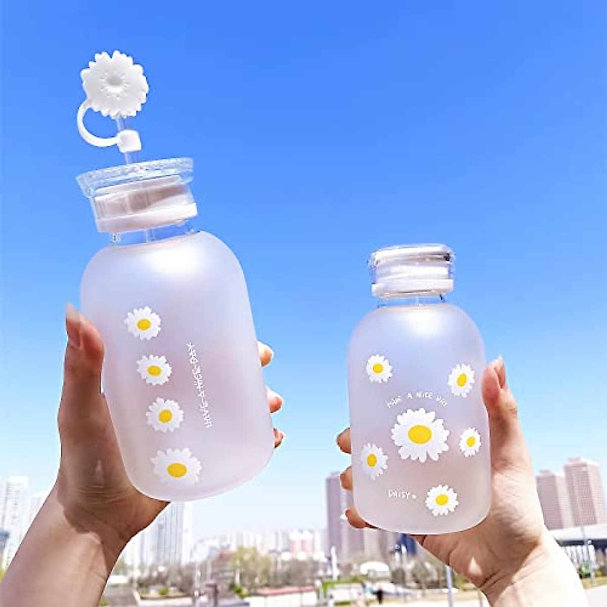 Cute Water Bottles Kawaii Aesthetic Water Bottles Milk Juice Daisy Glass Water Cup for Girls, Straw and 2 Lids, 16 oz (Four flower)