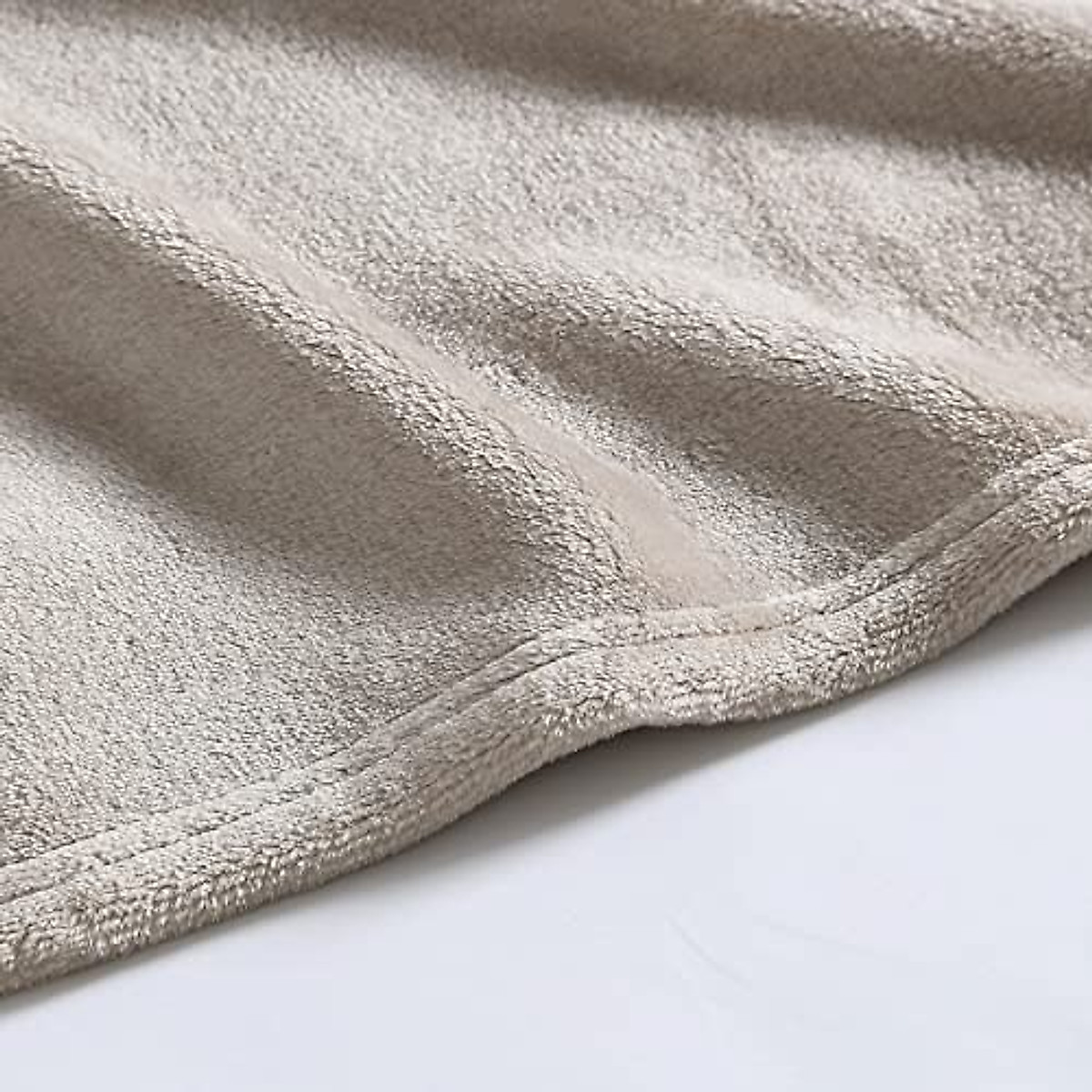 ED Ellen DeGeneres Throw Blanket Soft and Cozy Plush Bedding, Home Decor for All Seasons, 50 x 70, Beige