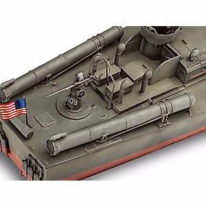 Revell 85-0319 PT-109 Patrol Torpedo Boat Commanded by LTJG John F. Kennedy Model Military Ship Kit 1:72 Scale 146-Piece Skill Level 5 Plastic Model Building Kit, Green