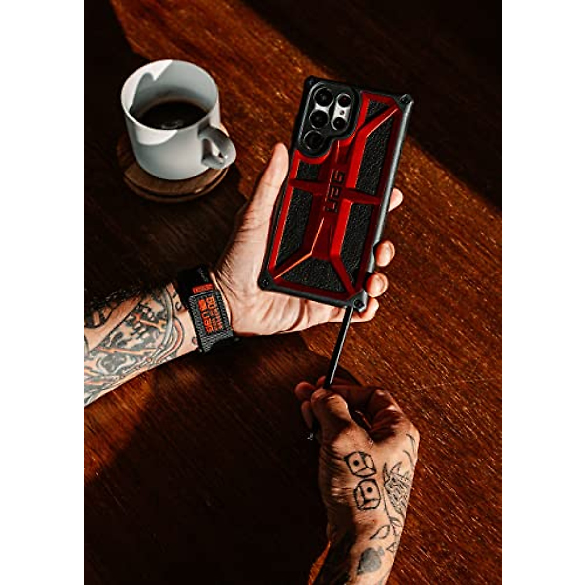 URBAN ARMOR GEAR UAG Designed for Samsung Galaxy S22 Ultra Case Kevlar Black Rugged Lightweight Slim Shockproof Premium Monarch Protective Cover, [6.8 inch Screen]