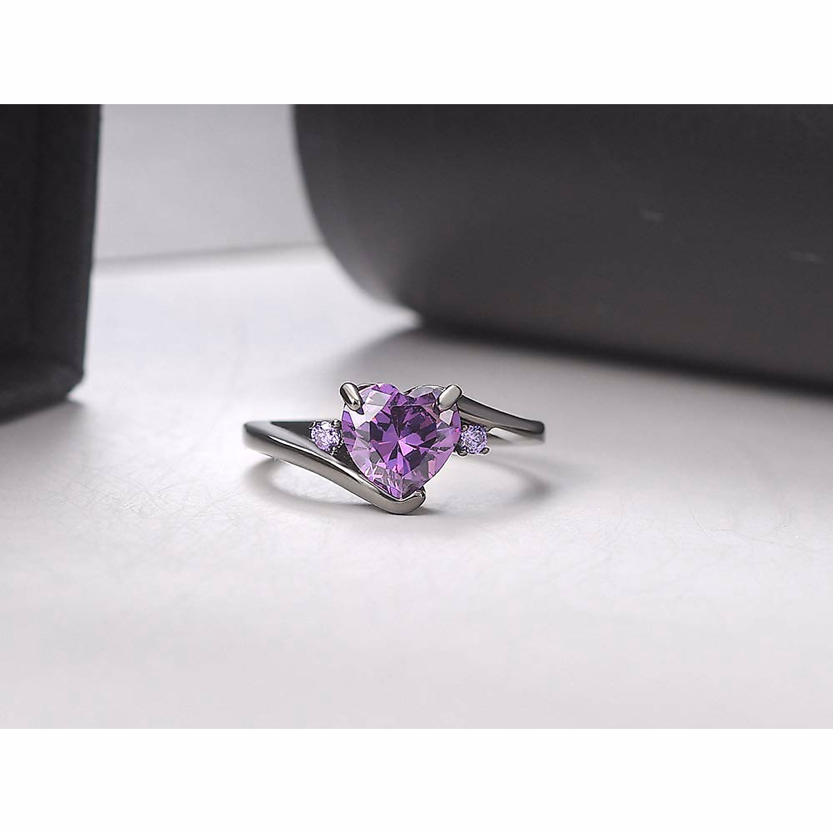 GUIDECUN Exquisite 18K Black Gold Plated Promise Band Ring Wedding Purple Heart Cubic Zirconia Rings for Women （Available in Size 6, 7, 8, 9，10） (US Size 6)