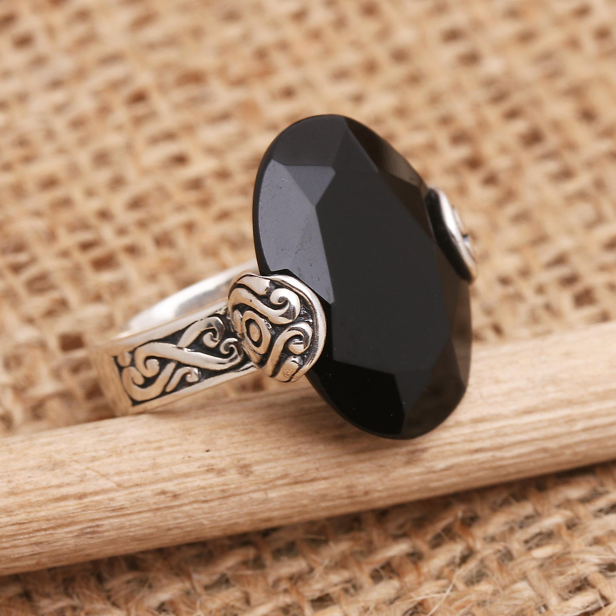 NOVICA Artisan Handmade Onyx Cocktail Ring Oval Sterling Silver from Bali Red Single Stone Indonesia Birthstone [crownbezel 0.8 in H x 0.7 in W x 0.2 in D Band Width 5 mm W] ' Mysterious Oval'