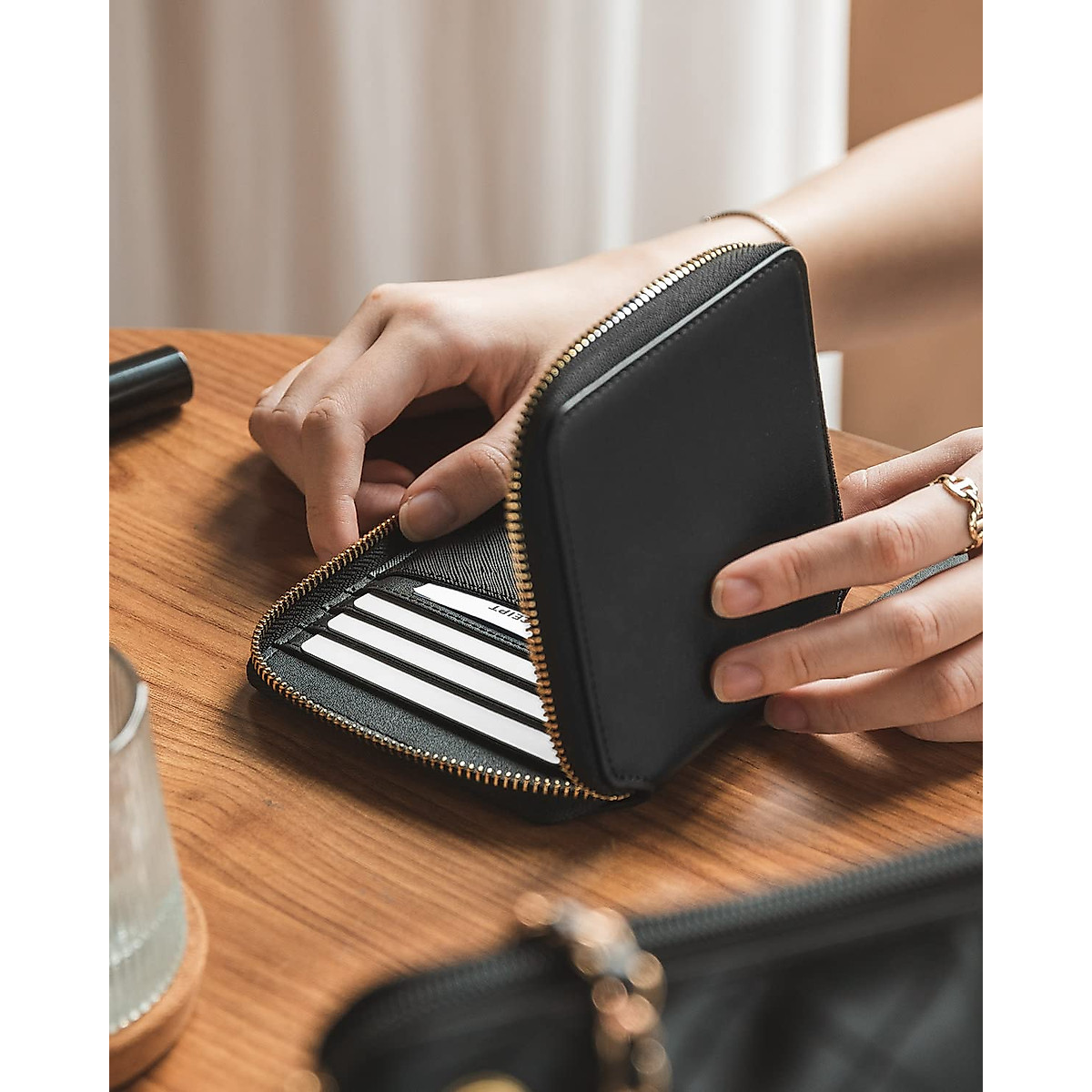 Vulkitty Women Leather Wallet RFID Blocking Bifold Slim Coin Purse Credit Card Holder with Zipper Pocket Case