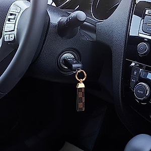 ALAHUGYEF Car Keychains, PU Car Key Chains with Zinc Alloy Ring, Universal Key Chains for Men and Women, Car Key Accessories - Brown Plaid
