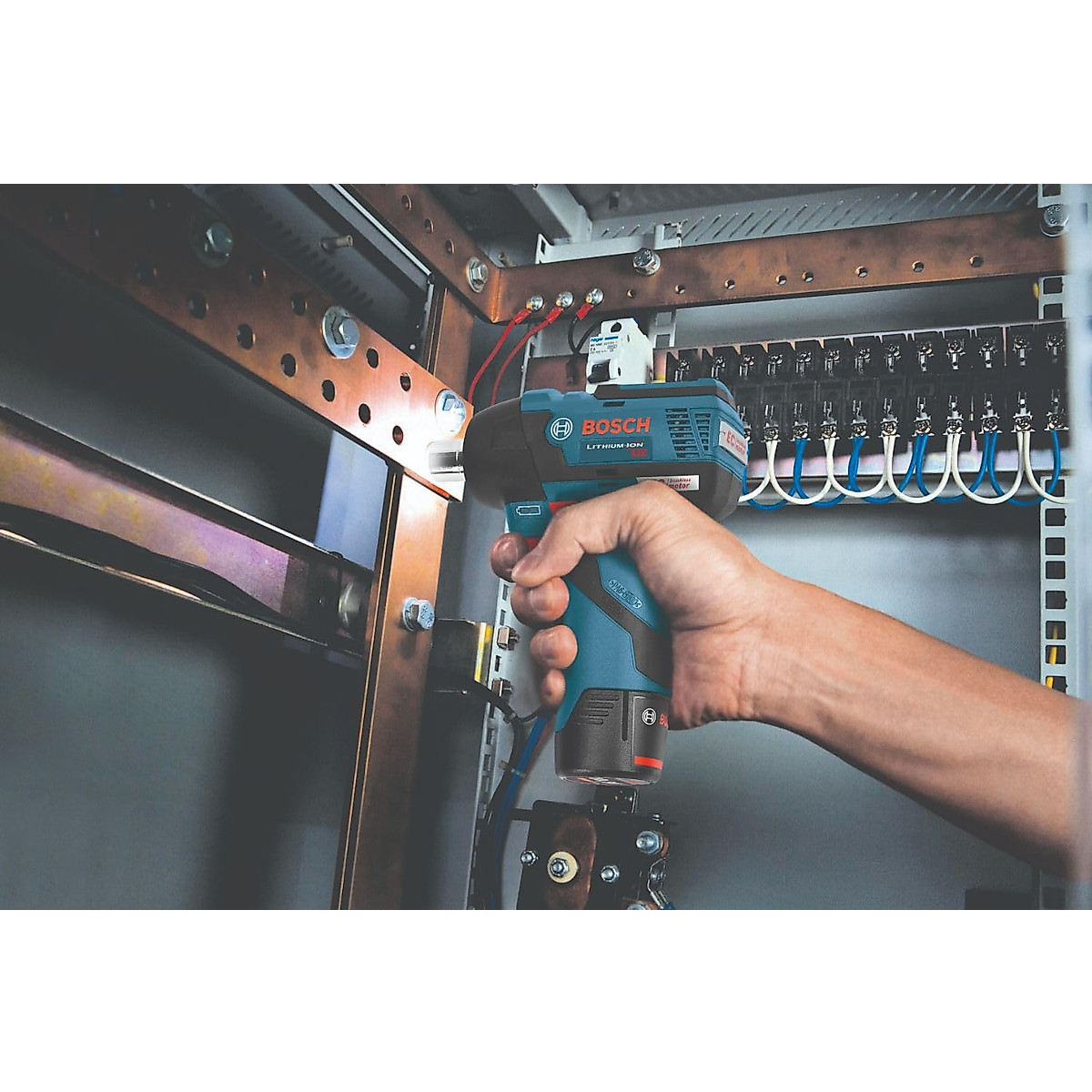 BOSCH PS82-02 12V Max EC Brushless 3/8 In. Impact Wrench Kit