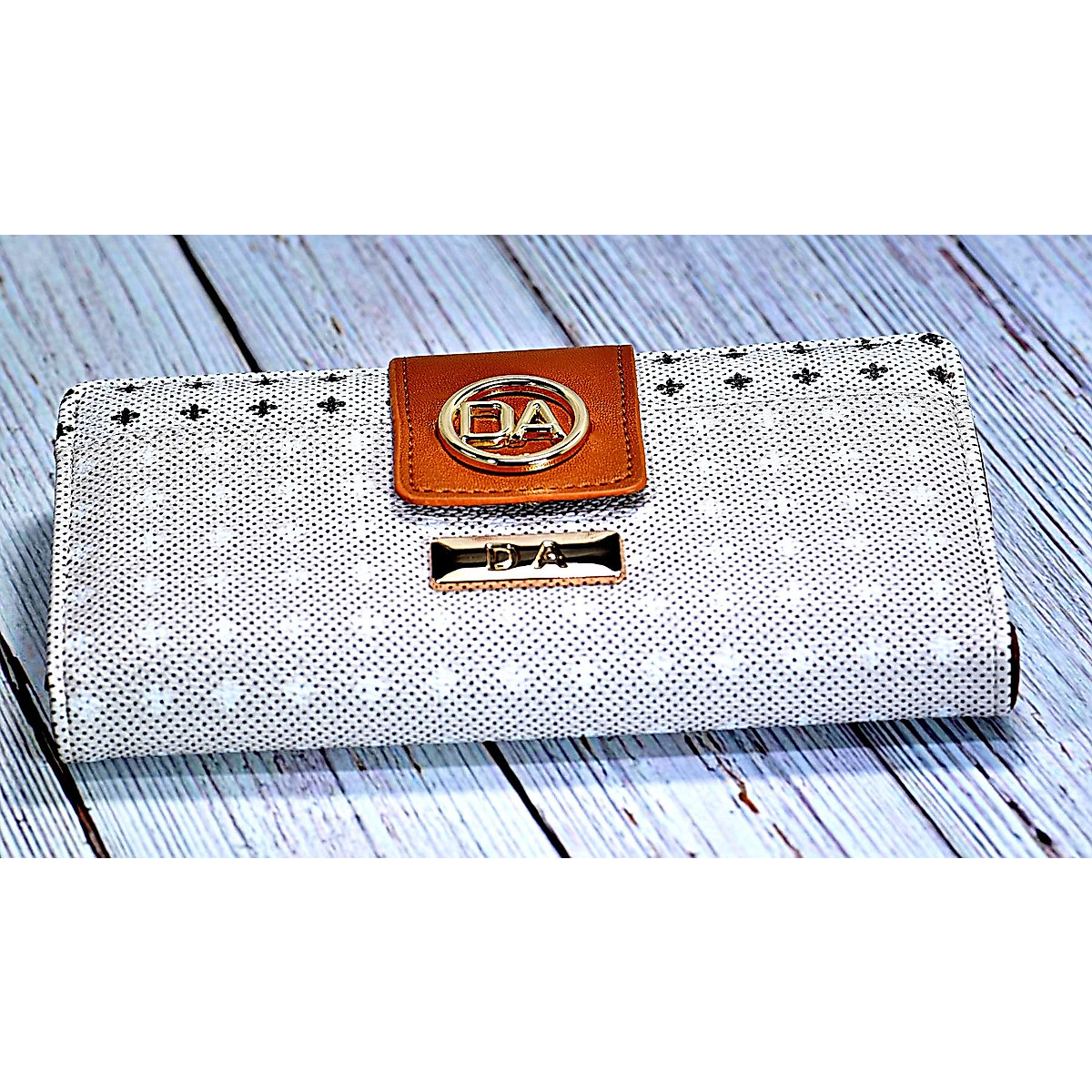 DA Women's RFID Blocking designer Leather Wallet Large Phone Holder Clutch Travel Purse Wristlet wallets for women (Tan & Beige)