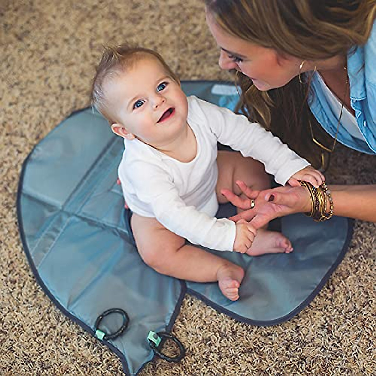 SnoofyBee - Portable Baby Changing Station: Compact, Clean-Hands Design with Dual Storage Pockets - Waterproof & Stylish (Grey Arrow)