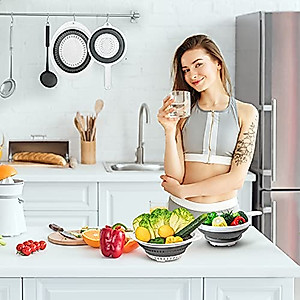 Silicone Colander Collapsible Colanders and Strainers - 2 Quart Pasta Food Strainer Kitchen Strainer with Handle