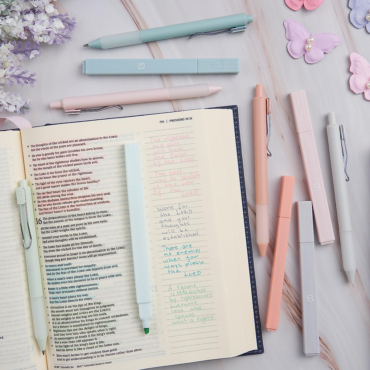 BLIEVE - Aesthetic Highlighters and Gel Pens With Soft Ink And Tip, Bible Highlighters and Pens No Bleed, Dry Fast Easy to Hold, for Bible Journaling Planner School Supplies (Pastel)