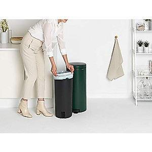 Brabantia New Icon Step Trash Can (8 Gal/Pine Green) Soft Closing Kitchen Garbage/Recycling Can with Removable Bucket