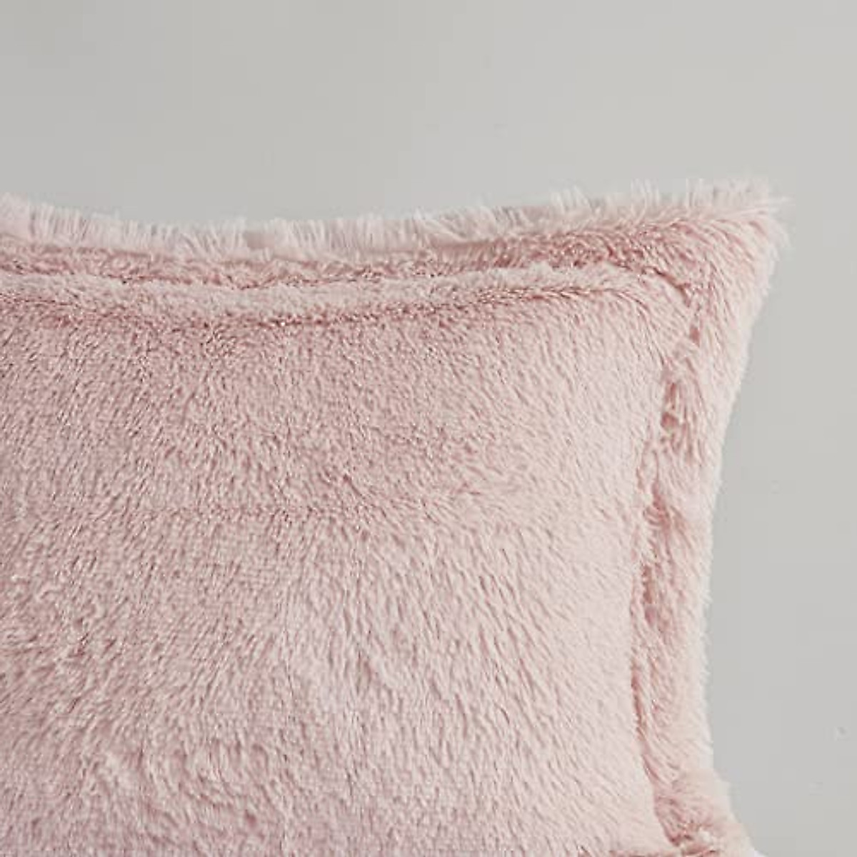Intelligent Design Shaggy Faux Fur Cozy Reversible Comforter Set Petal Print Reverse, Modern All Season Lightweight Fuzzy Bedding with Matching Sham, Blush Full/Queen 3 Piece