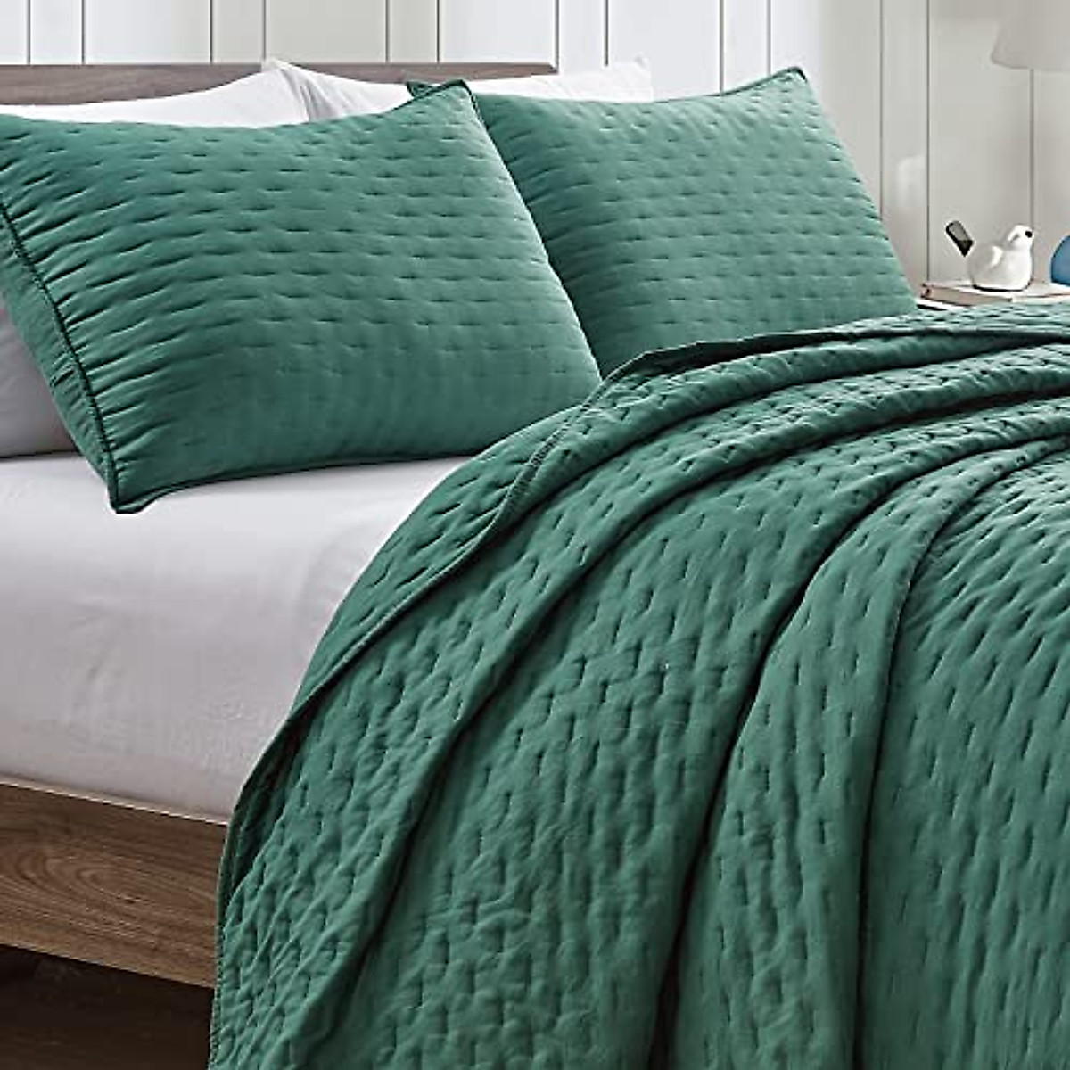 Mocaletto Luxury Twin Size Quilts, 2 Piece Green Quilt Set, Reversible Twin Quilt Bedding Set with Pillow Shams, Ultra Soft Lightweight Microfiber Bedspread, All Season Summer Twin Size Coverlet