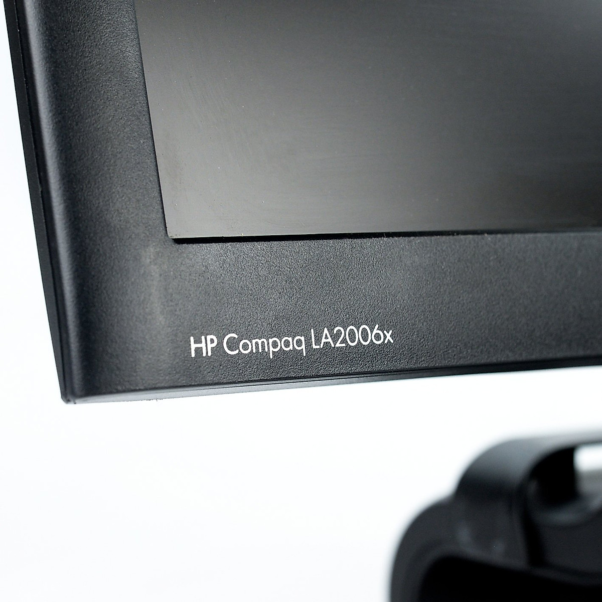 HP Compaq Advantage LA2206x 21.5" LED LCD Monitor - 5 ms